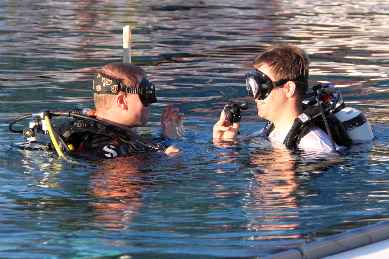 Tauchschule - Happy Dive